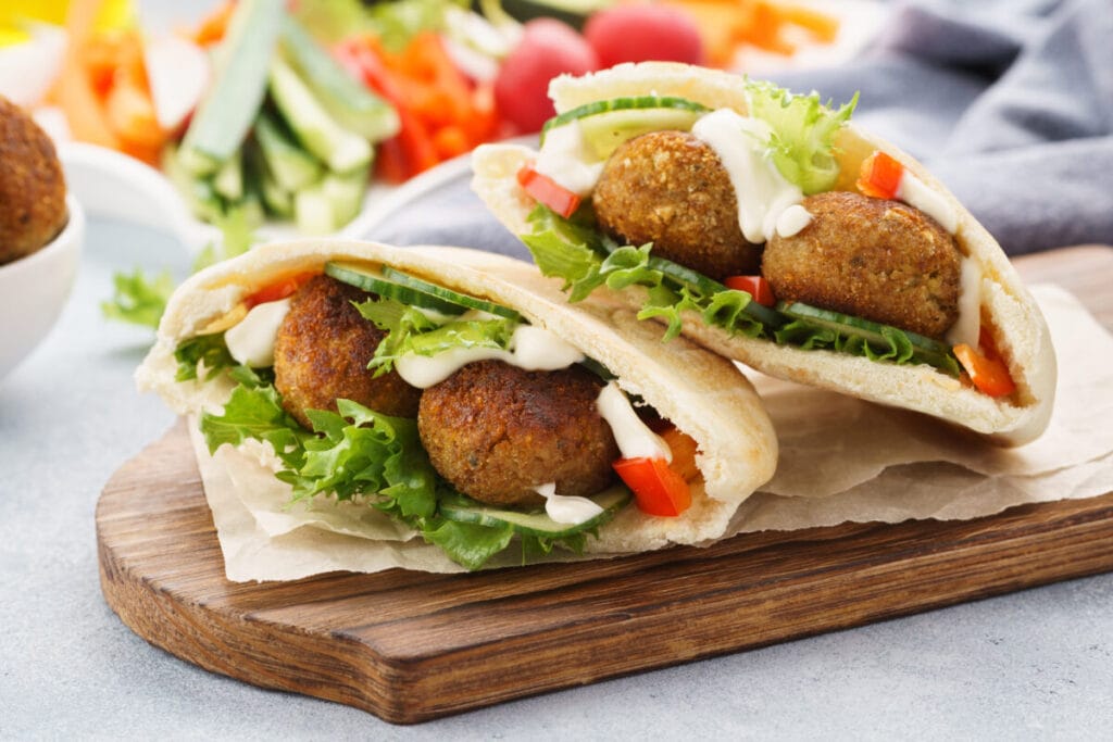 Falafel domowy - przepis i pomysły na podanie - mamyito